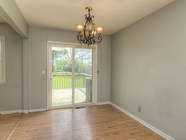 313 Crest Dr, Cary, IL 60013 | Zillow