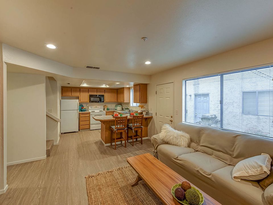 647 W 2nd Ave # 4 br / 2.0 ba, $2000, Chico, CA 95926 | Zillow
