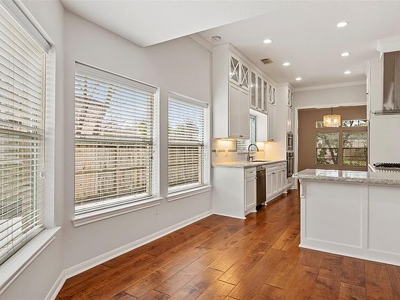 6325 5th St, Bellaire, TX 77401 | MLS #87652087 | Zillow