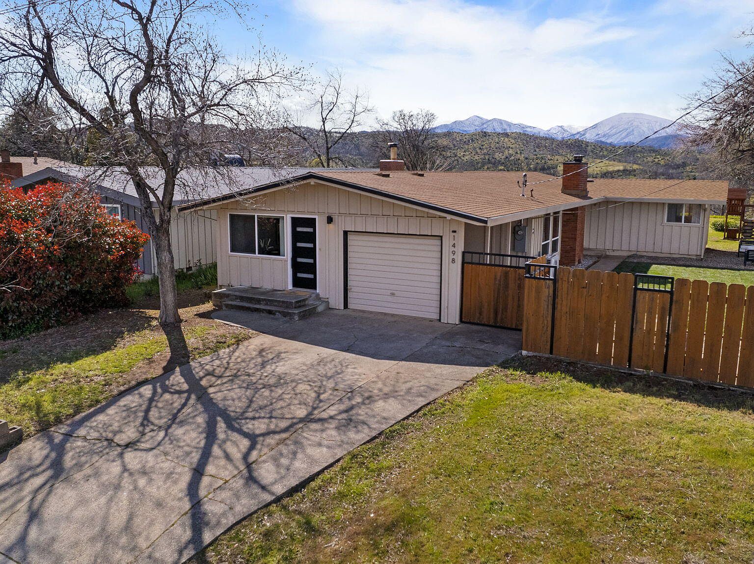 1498 Ridge Dr, Redding, CA 96001 | Zillow