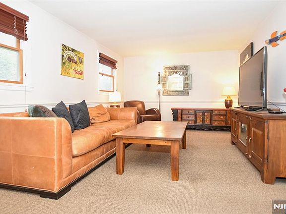 57 Crosley Ter, Hillsdale, NJ 07642 | MLS #25023363 | Zillow