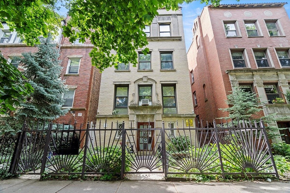 1739 W Pratt Blvd, Chicago, IL 60626 | Zillow