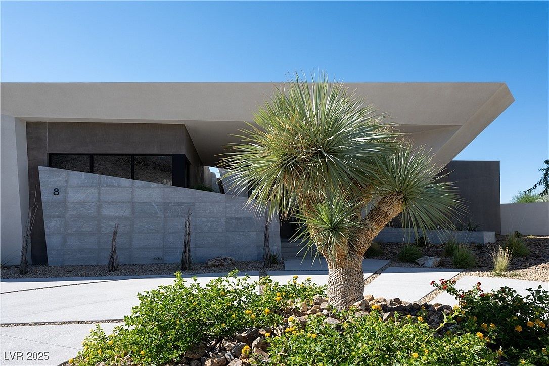 8 Chisel Crest Ct, Henderson, NV 89012 | MLS #2658098 | Zillow