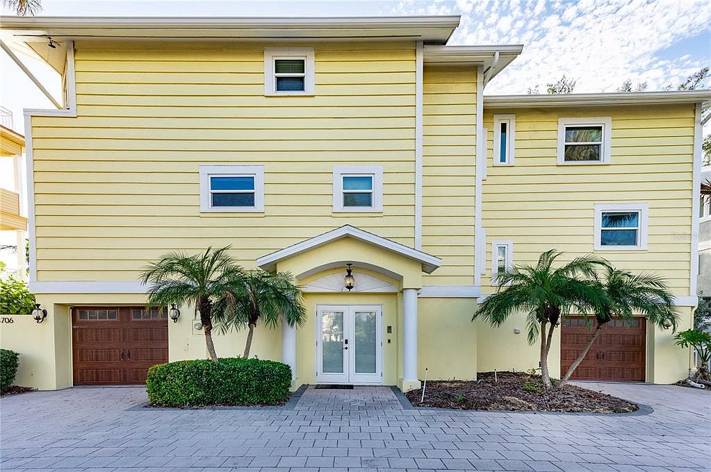 8706 W Gulf Blvd, Treasure Island, FL 33706 | Zillow