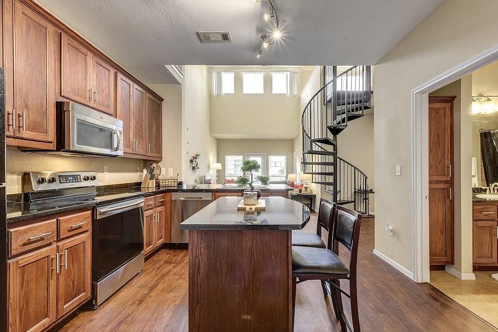 910 W 25th St APT 605, Austin, TX 78705 | Zillow