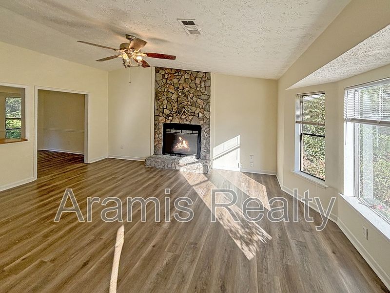 3766 Saddle Ridge Dr, Snellville, GA 30039 | Zillow