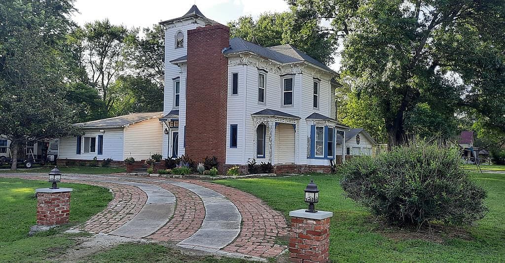 201 N Preston St, Thayer, KS 66776 | MLS #46272 | Zillow