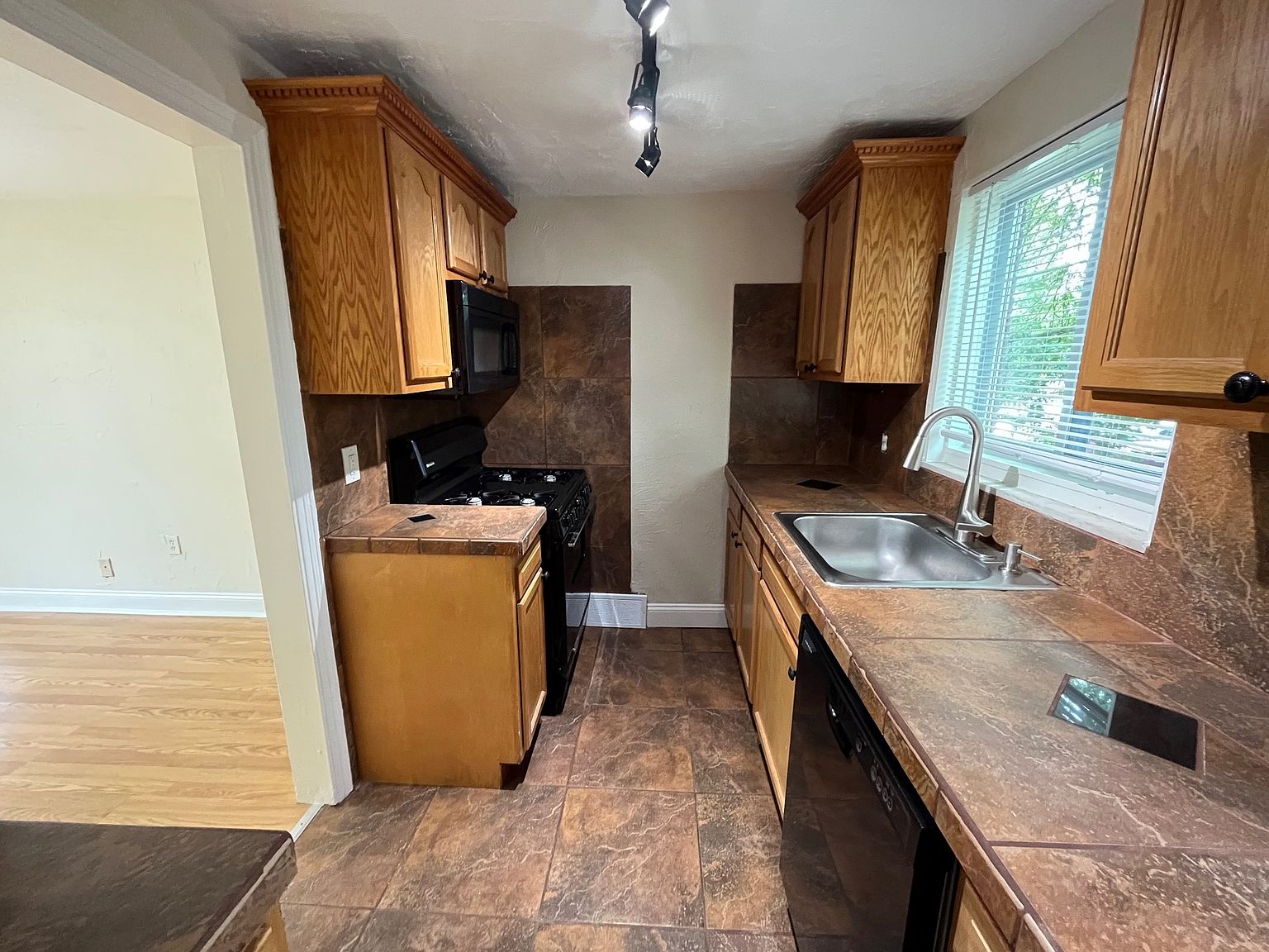 6816 Meade St #2, Pittsburgh, PA 15208 | Zillow