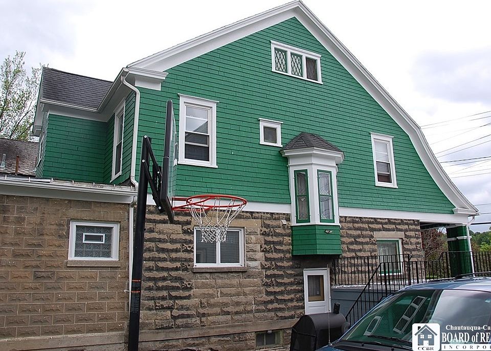 37 Maple St, Jamestown, NY 14701 | Zillow