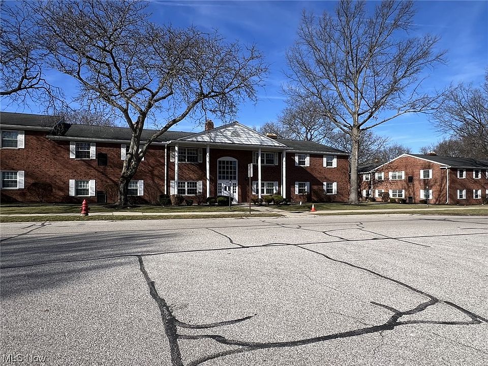 2826 Pease Dr APT 210, Rocky River, OH 44116 | Zillow