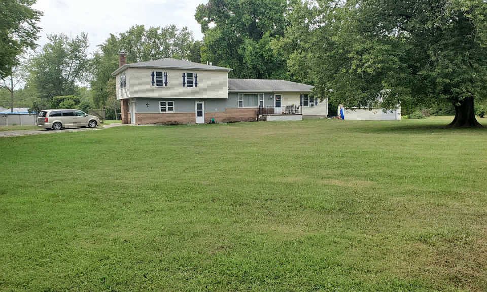 205 N Camp St, Decatur, IL 62522 | Zillow