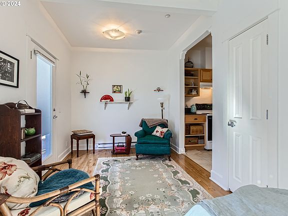1714 NW Couch St APT 9, Portland, OR 97209 | Zillow