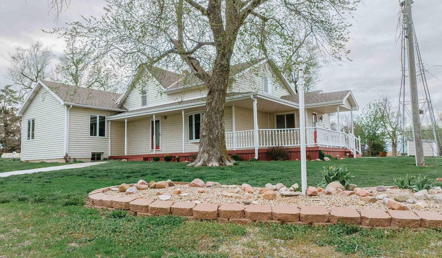 3458 E Chestnut Rd, Pickrell, NE 68422 | MLS #11271405 | Zillow