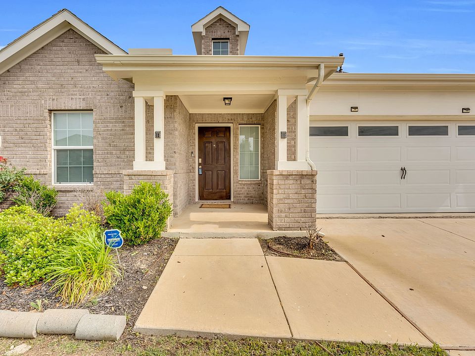 215 Greenhill St, Red Oak, TX 75154 | Zillow