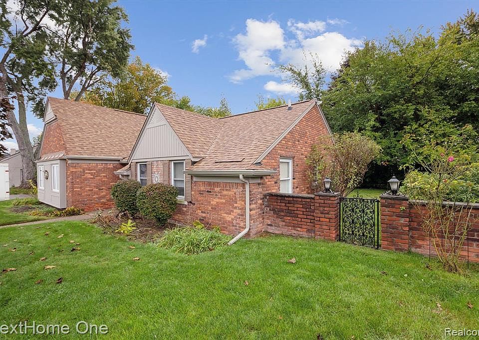 19666 Blossom Ln Grosse Pointe, MI | Zillow - Apartments for Rent in ...