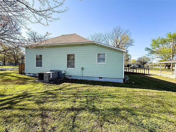 114 N Main St, Scammon, KS 66773 | Zillow