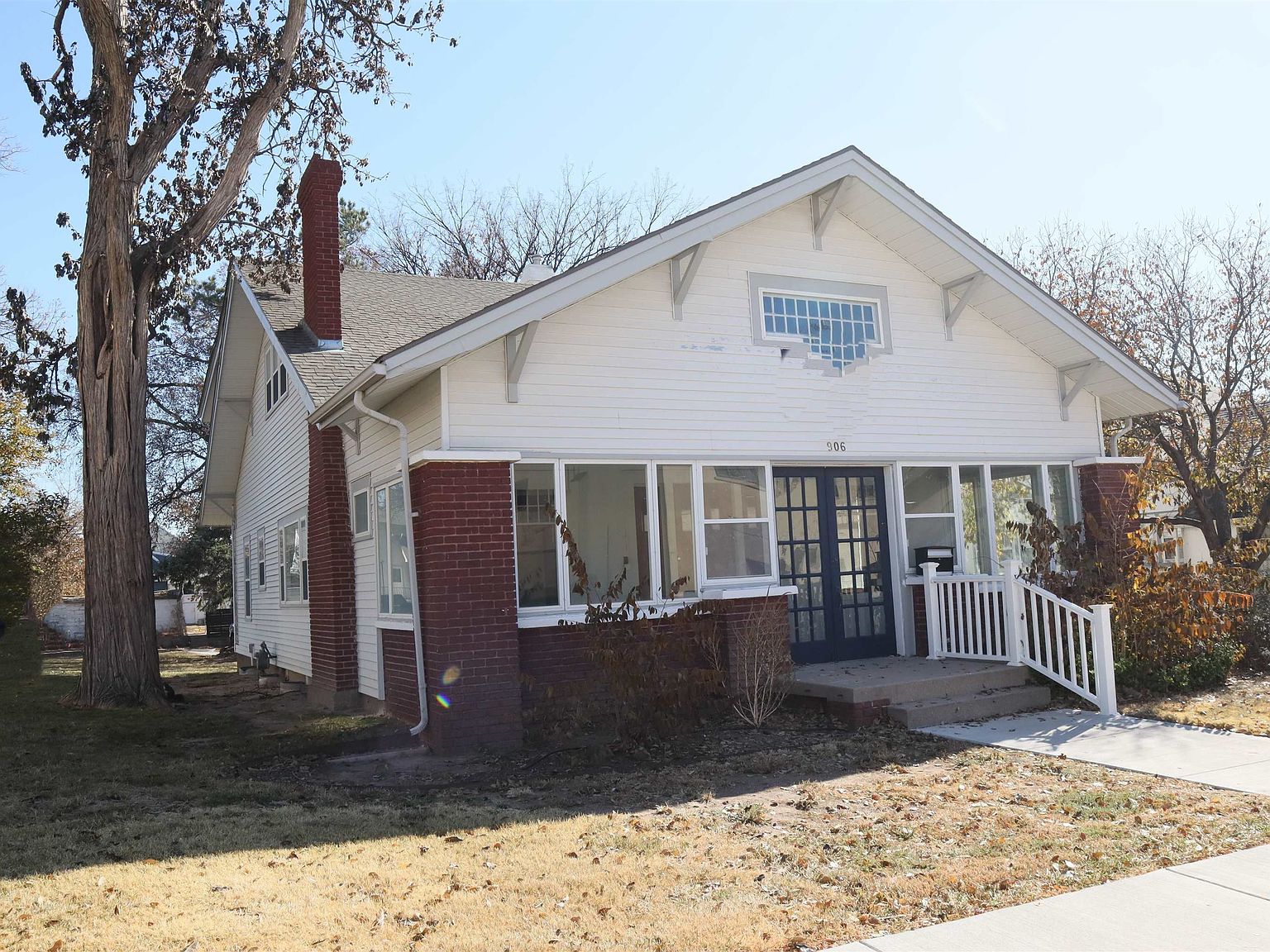 906 Central Ave, Dodge City, KS 67801 | MLS #14247 | Zillow