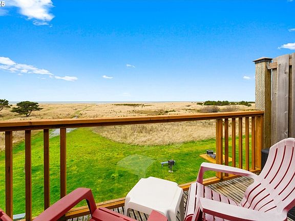 304 14th Street NW UNIT 304, Long Beach, WA 98631 | MLS #2352263 | Zillow