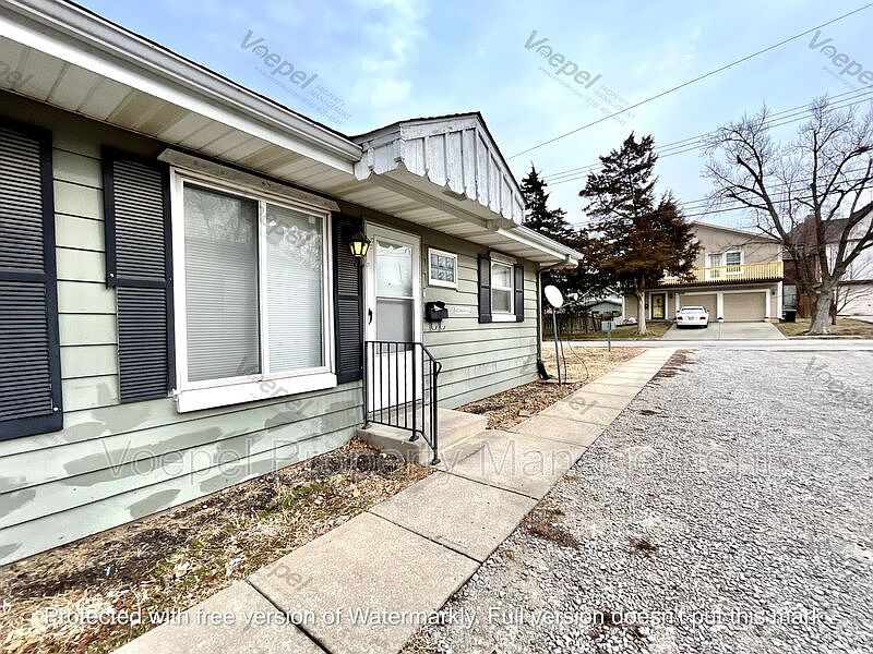 4316 Pearl St, Kansas City, KS 66103 | Zillow