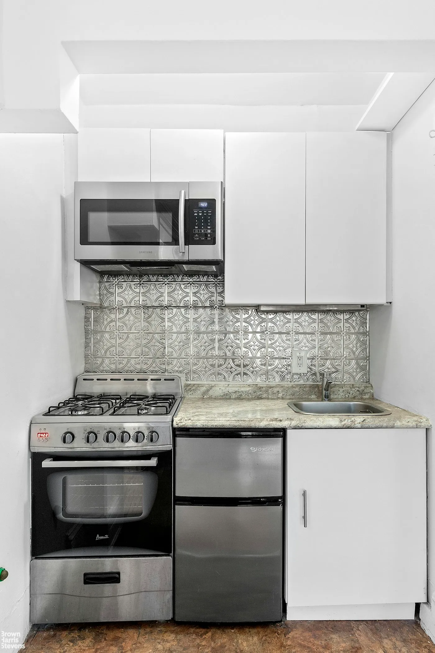 75 Perry Street #3B in West Village, Manhattan | StreetEasy