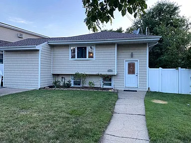 1996 Newbridge Rd Bellmore NY | Zillow