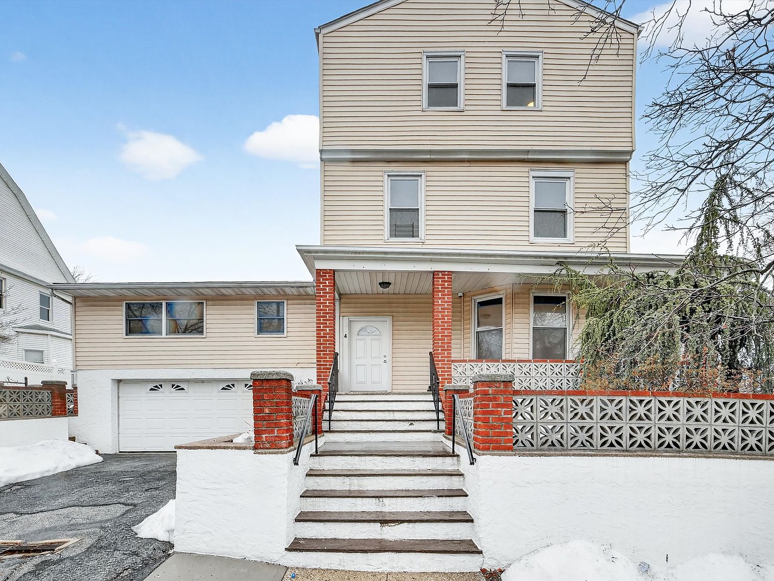 4 Amackassin Ter APT 3, Yonkers, NY 10703 | Zillow