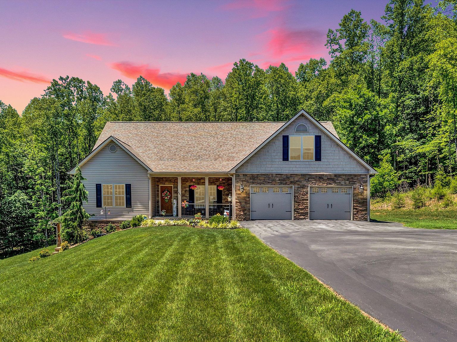 887 Thornblade Way, Blue Ridge, VA 24064 | Zillow