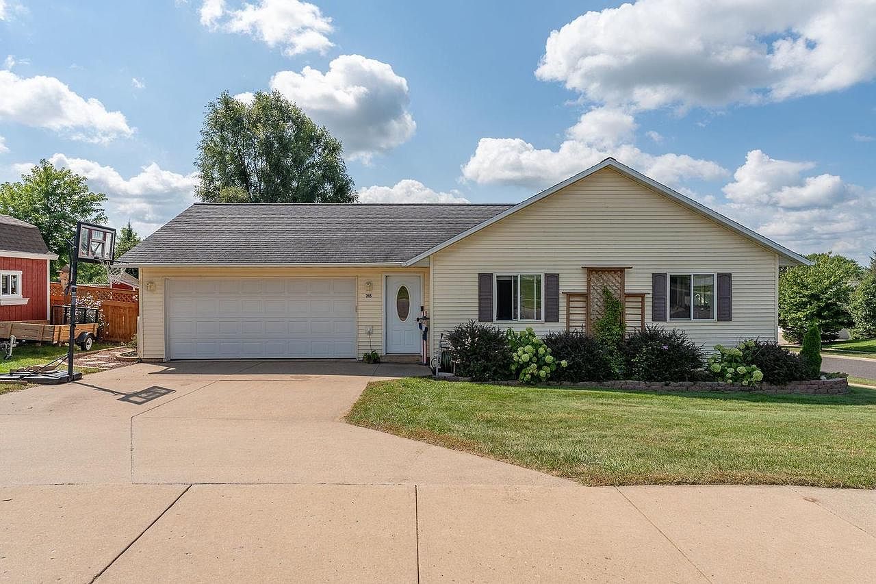 215 Barbara Ann Dr, Reedsburg, WI 53959 | Zillow