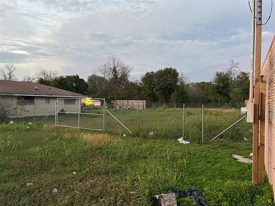 4737 Reed Rd, Houston, TX 77033 | MLS #21261330 | Zillow