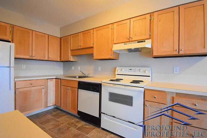 8745 SW Beaverton Hillsdale Hwy APT 11, Portland, OR 97225 | Zillow