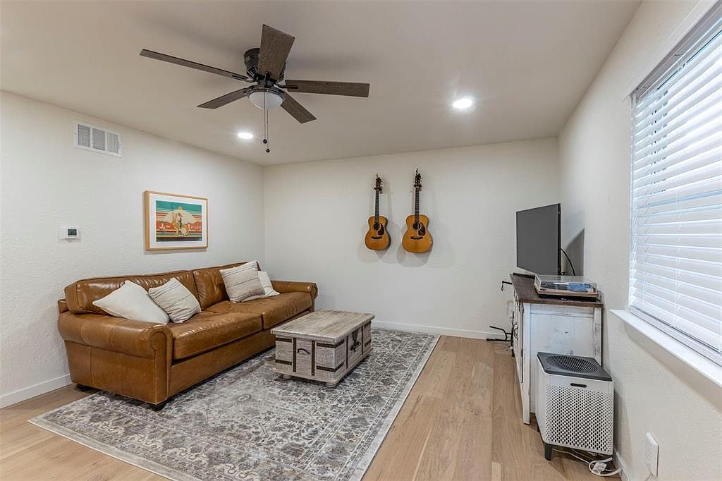 4904 Turnstone Dr, Austin, TX 78744 | MLS #1574995 | Zillow