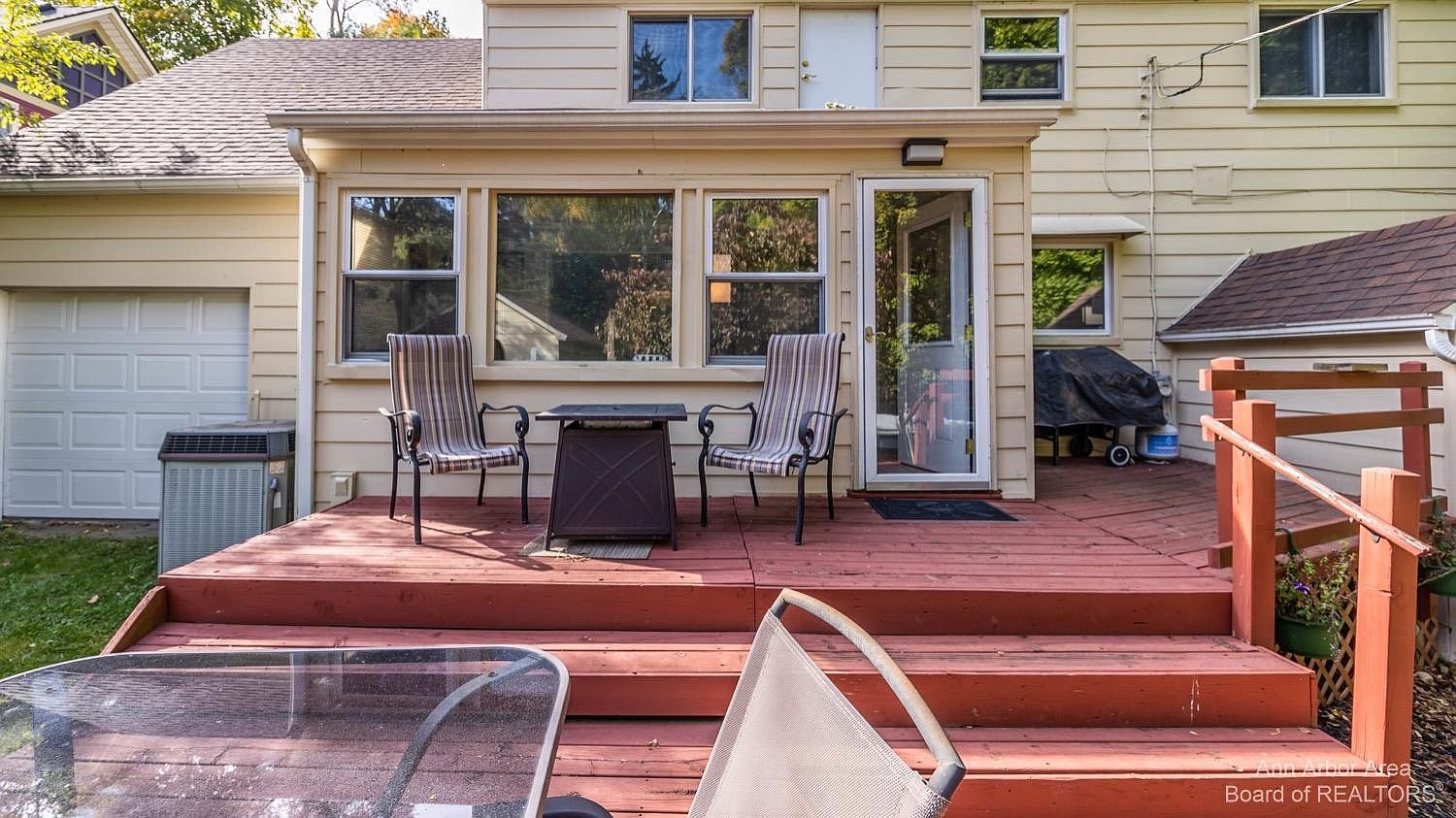 717 S Main St, Chelsea, MI 48118 | Zillow