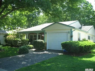 187 Kingston Dr Ridge NY | Zillow