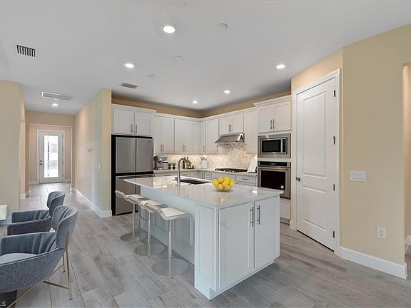 10510 Ventana Ln, Naples, FL 34120 | MLS #224054902 | Zillow