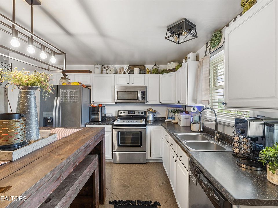 127 Jonathan Ln, New Tazewell, TN 37825 | MLS #1264816 | Zillow