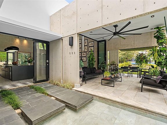 1211 Luchetti, San Juan, PR 00907 | Zillow