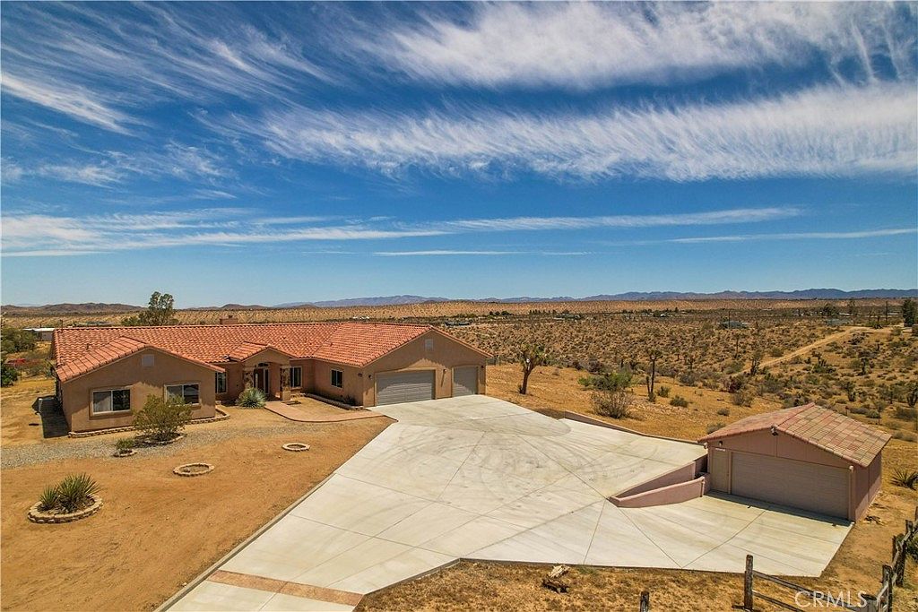 56125 Tracy Blvd, Landers, CA 92284 | MLS #JT23092355 | Zillow