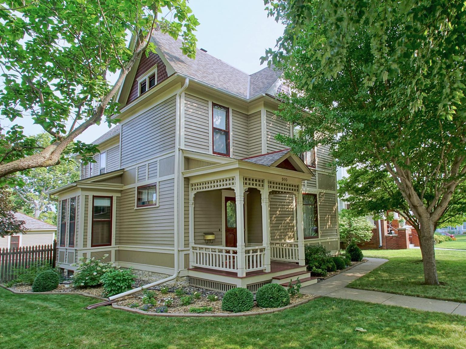 910 W 4th St, Red Wing, MN 55066 | MLS #6417300 | Zillow