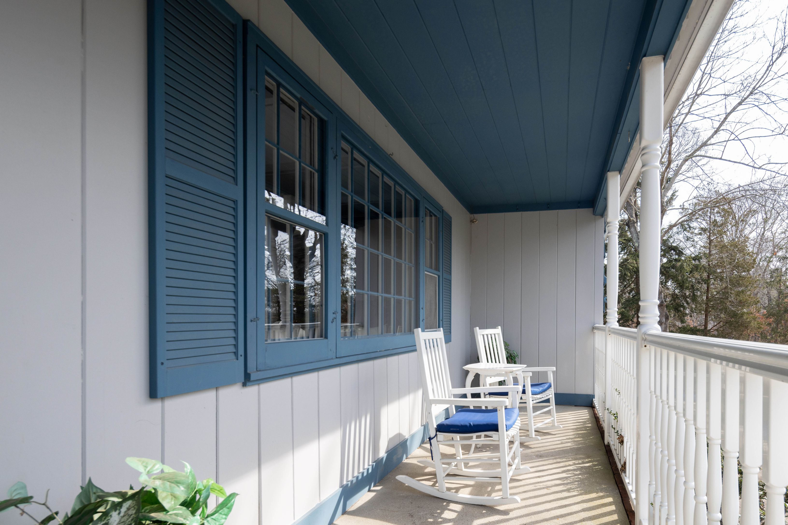 6 Robins Nest Ln, Hampton Bays, NY 11946 | Out East