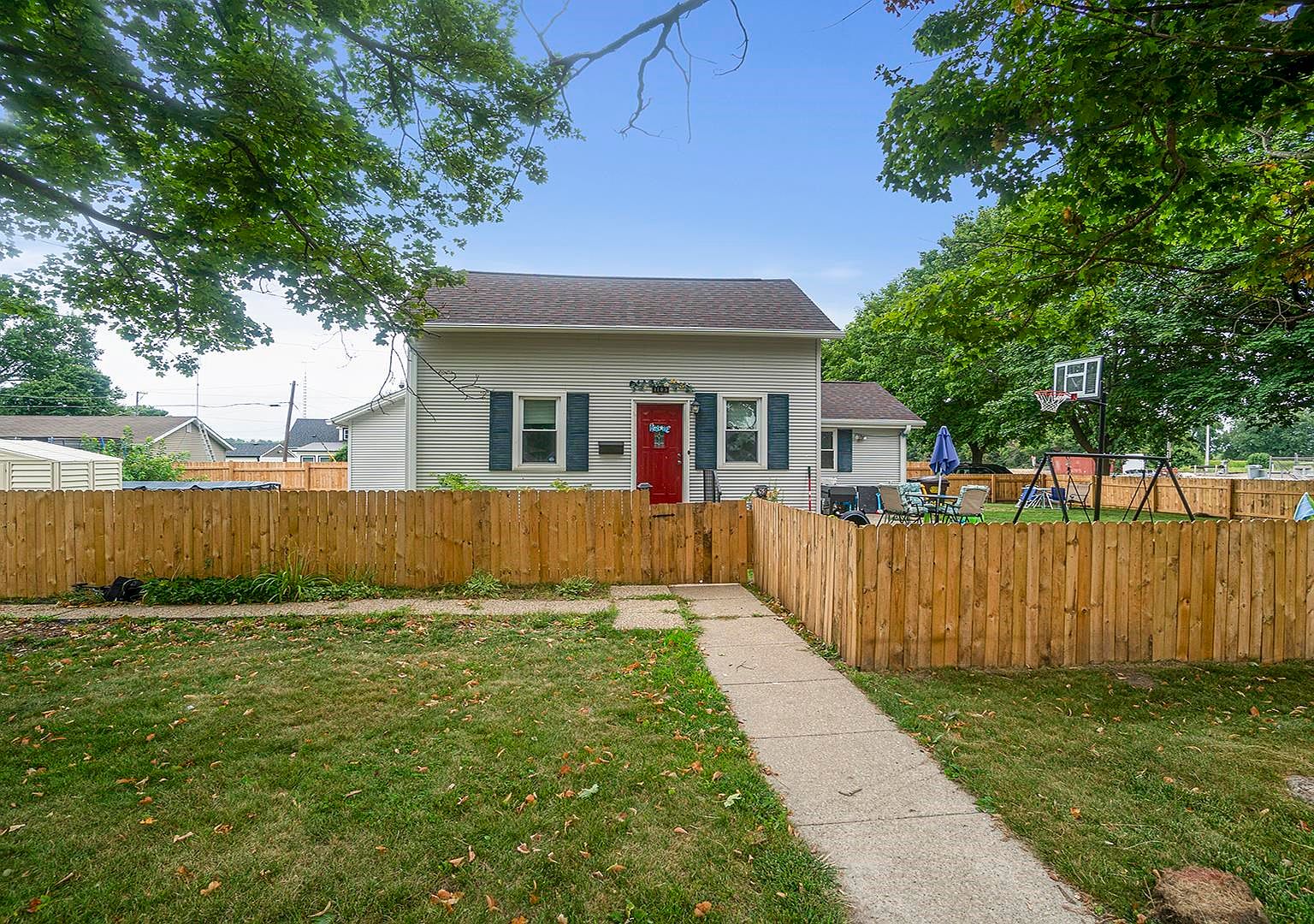 1105 S 3rd St, Oregon, IL 61061 | Zillow