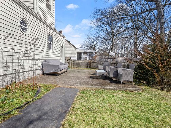 397 Queen St, Bridgeport, CT 06606 | Zillow