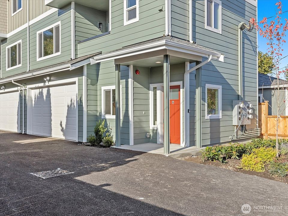 215 Corrin Ave NW Orting WA | Zillow