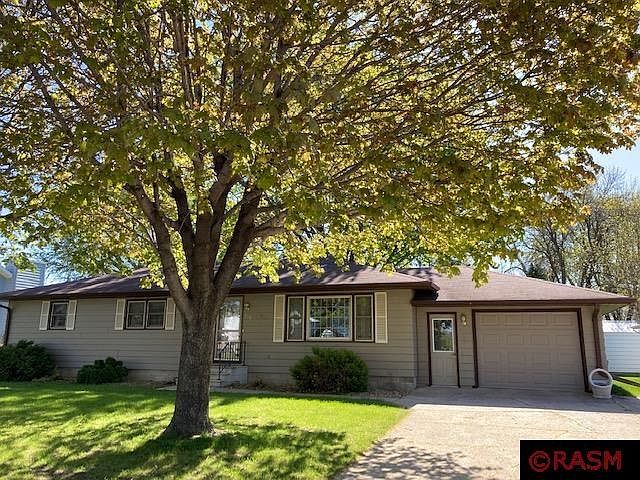 723 3rd Ave NE, Sleepy Eye, MN 56085 | Zillow