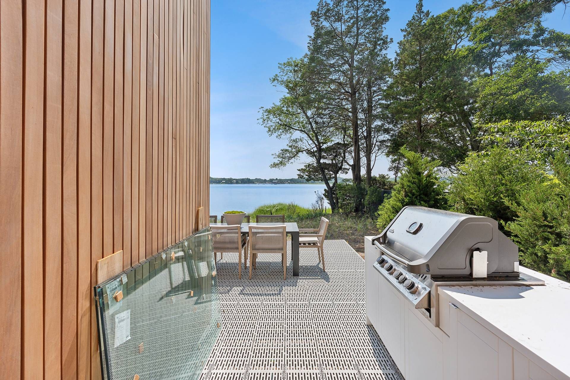 142 Towd Point Rd, Southampton, NY 11968 | Out East