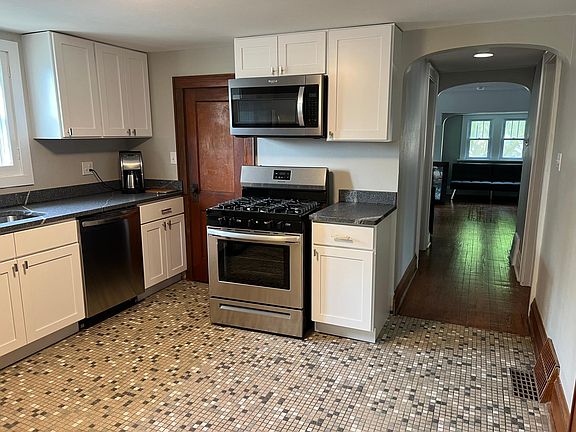 2352 N 67th St, Milwaukee, WI 53213 | Zillow