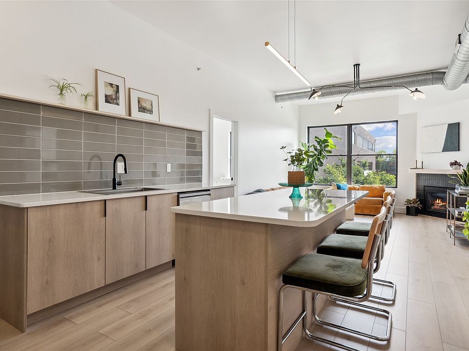 400 E Locust St Des Moines IA | Zillow