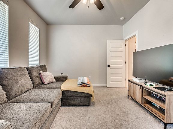 8105 Cloverdale Way, Yukon, OK 73099 | MLS #1074354 | Zillow