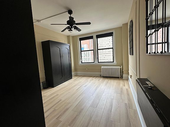 1324 Locust St, Philadelphia, PA 19107 | Zillow