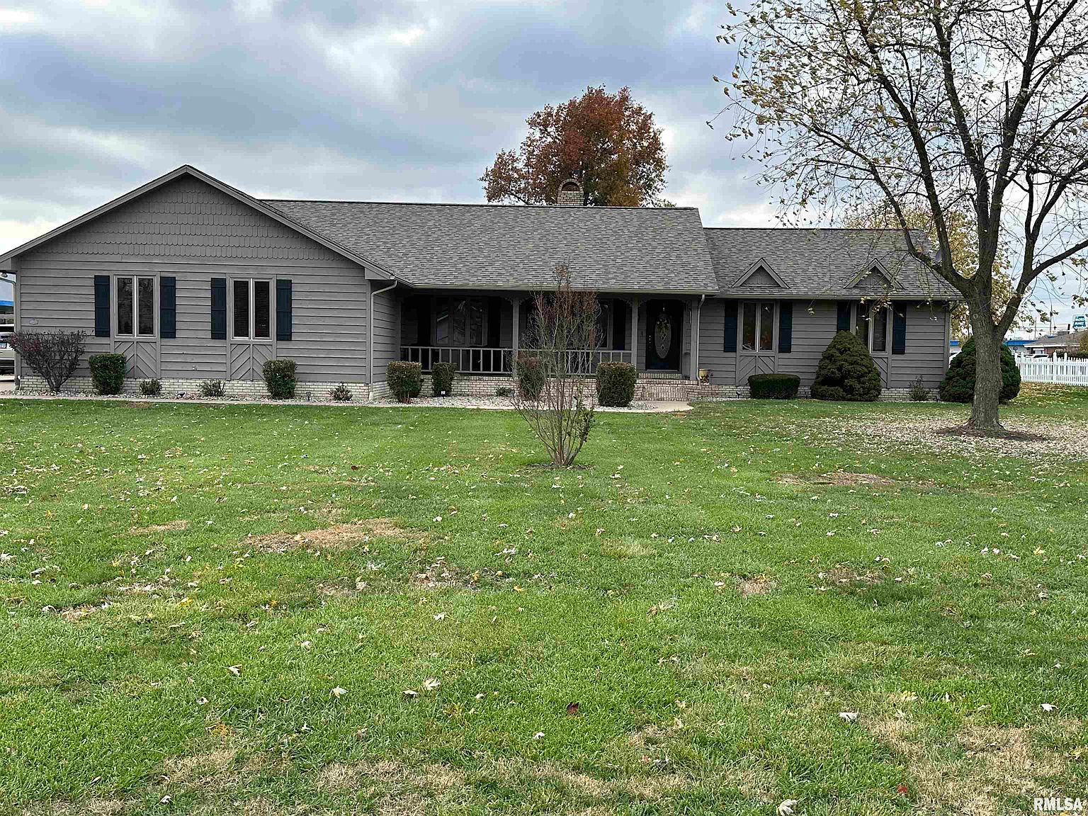 963 S Lake Dr, Du Quoin, IL 62832 | MLS #EB451262 | Zillow