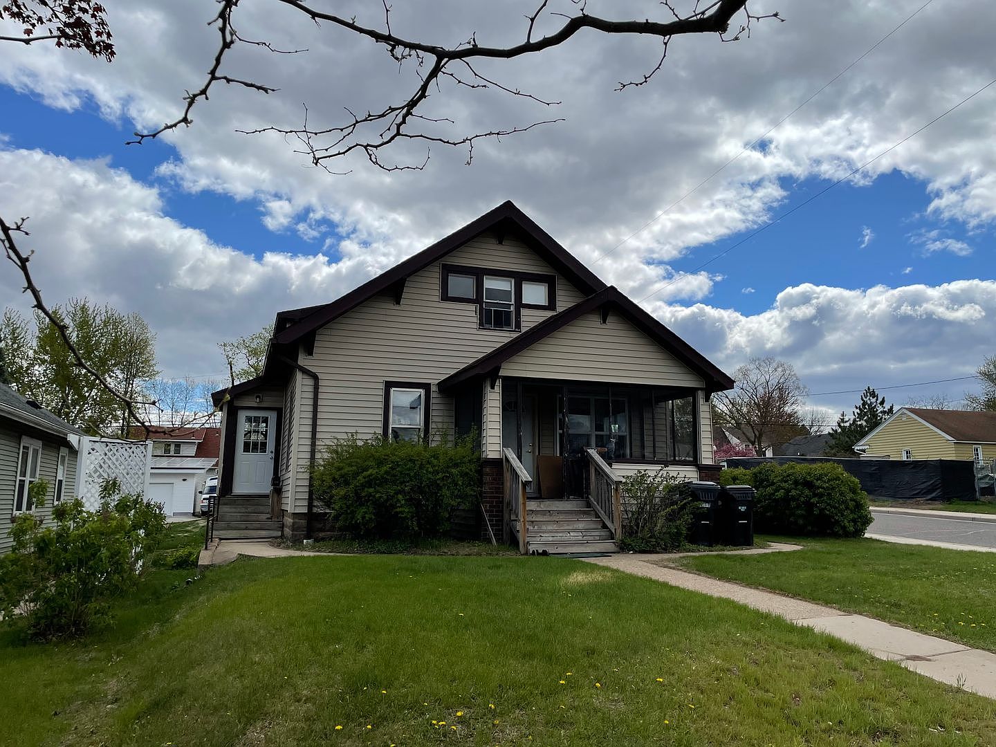 823 1/2 Summer St, Eau Claire, WI 54701 | Zillow